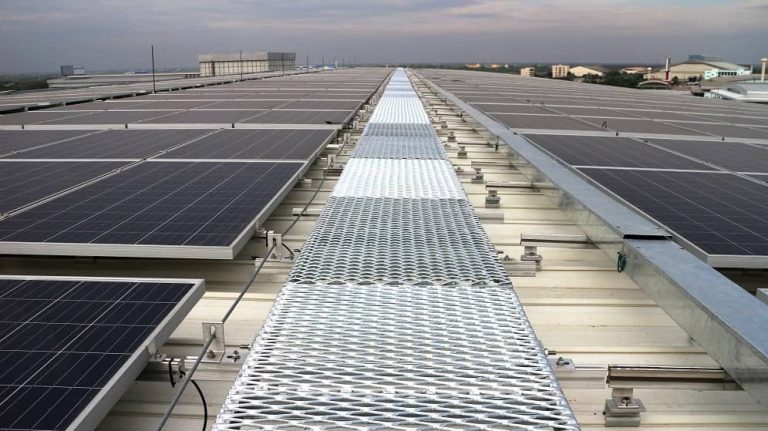 Working on roofs: Ensure Safety with a Good Roof Access System